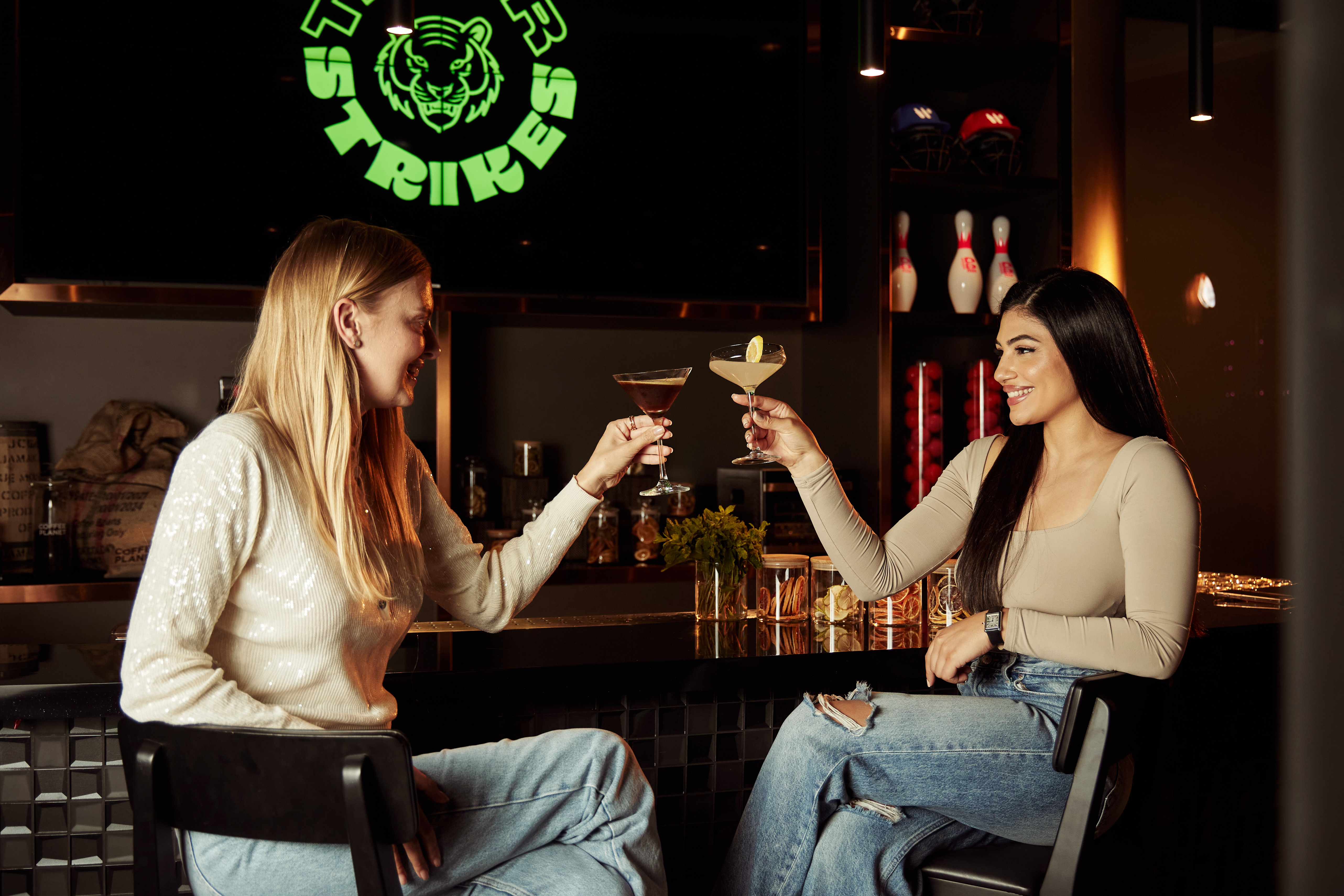 Tiger Strikes: Dubai Golf